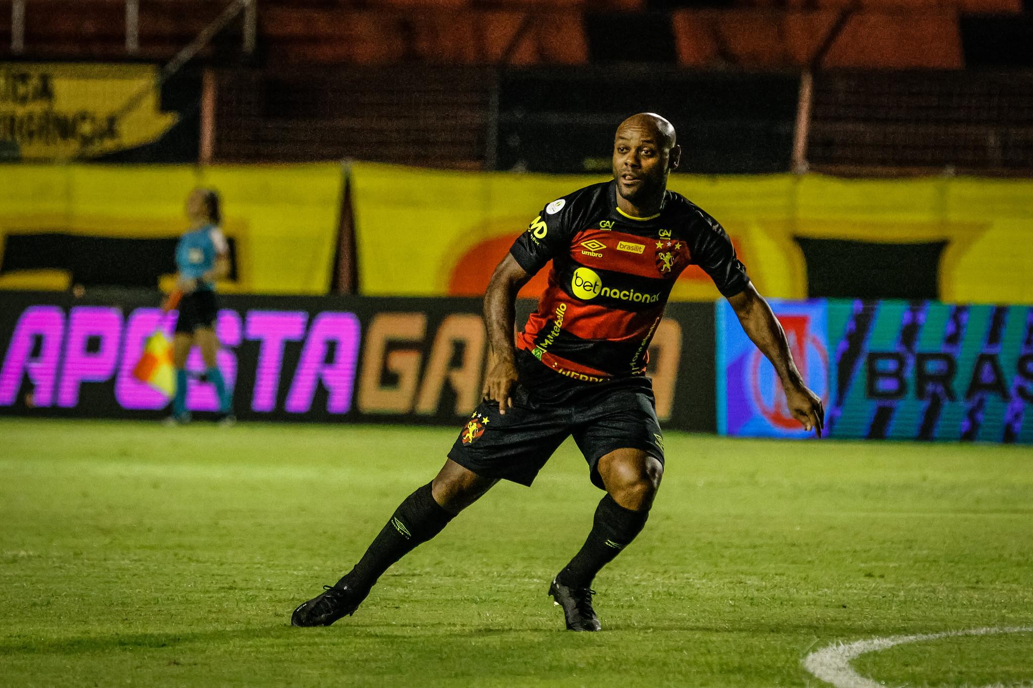 O veterano Wagner Love vai jogar o Goianão pelo Atlético Goianiense, em ...